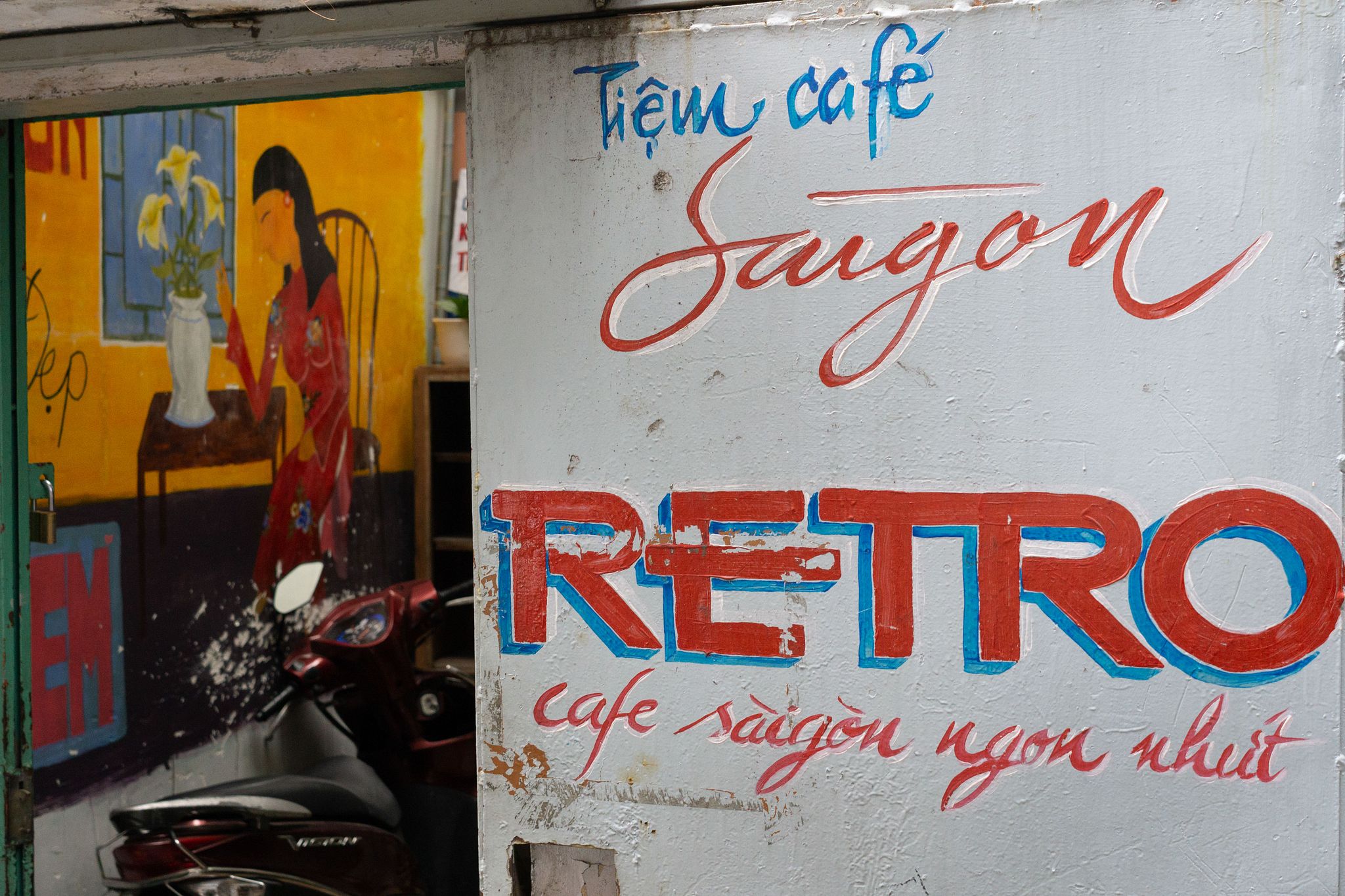 Hẻm Gems: Saigon Retro Cafe Has Just the Right Amount of Sentimentality ...