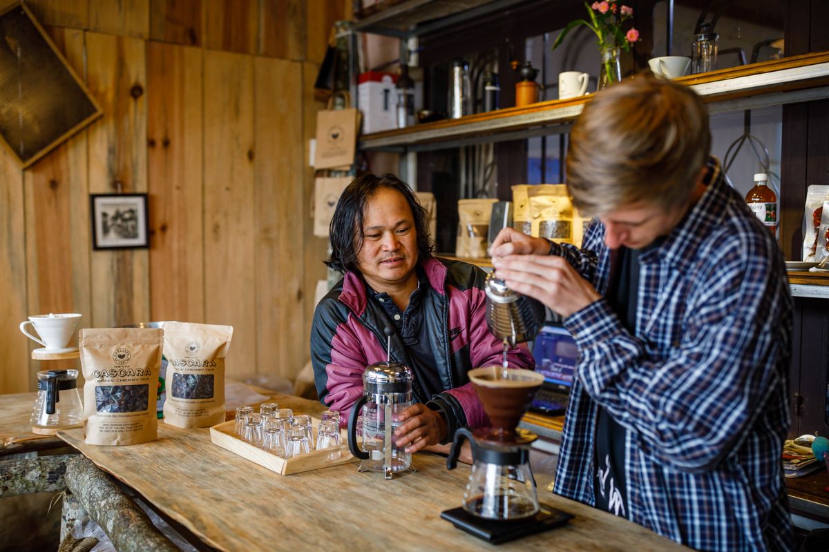 The Distinctly Da Lat Comfort of Bonding Over Coffee Beans - Saigoneer