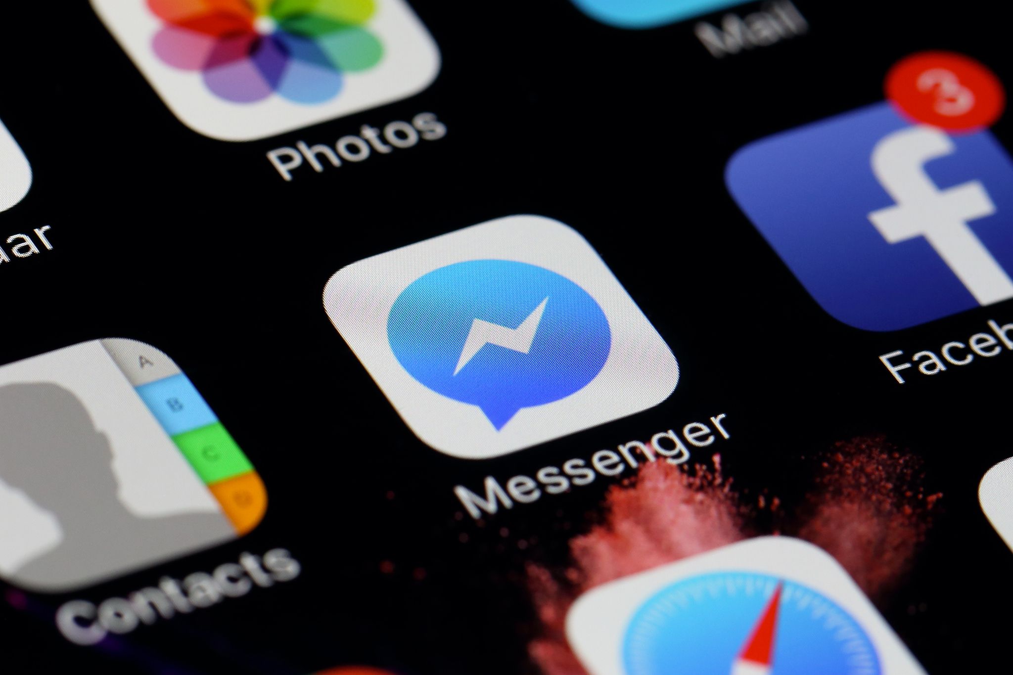 70% of People Who Shop Online Use Facebook Messenger to Communicate ...