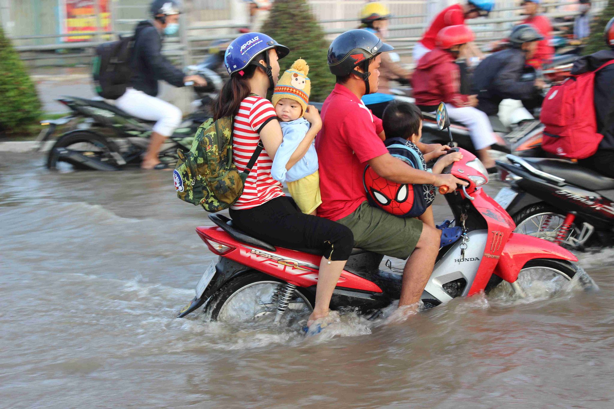 Severe Flooding Drowns Can Tho as Tides Reach Highest Levels in 30 ...