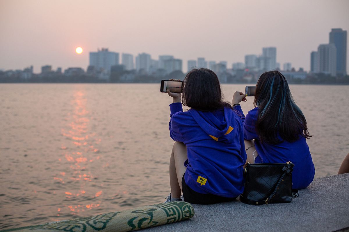 Tay Ho Alley Grapples With Trash Problem Caused by Photo-Seeking ...
