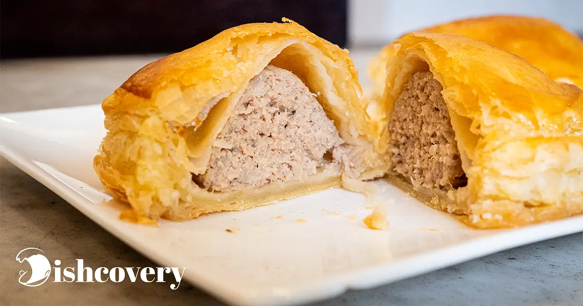 A Flaky Pâté Chaud That's Been a Saigon Institution Since 1930 - Saigoneer