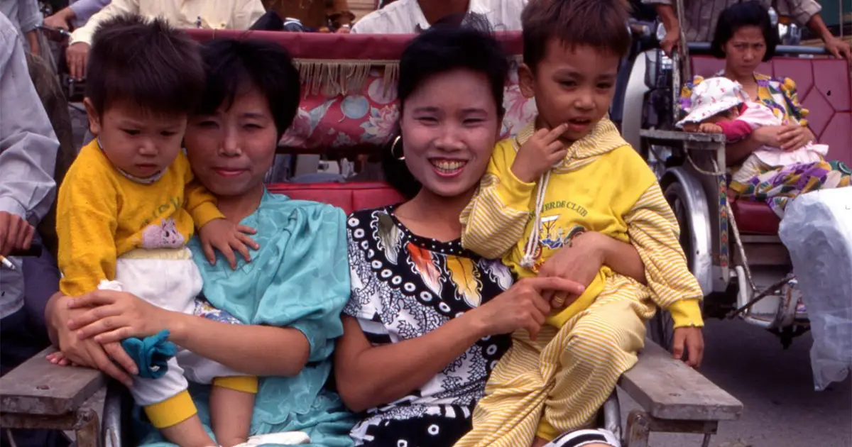From North to South: Memories of 1990s Vietnam via the Lens of a French ...