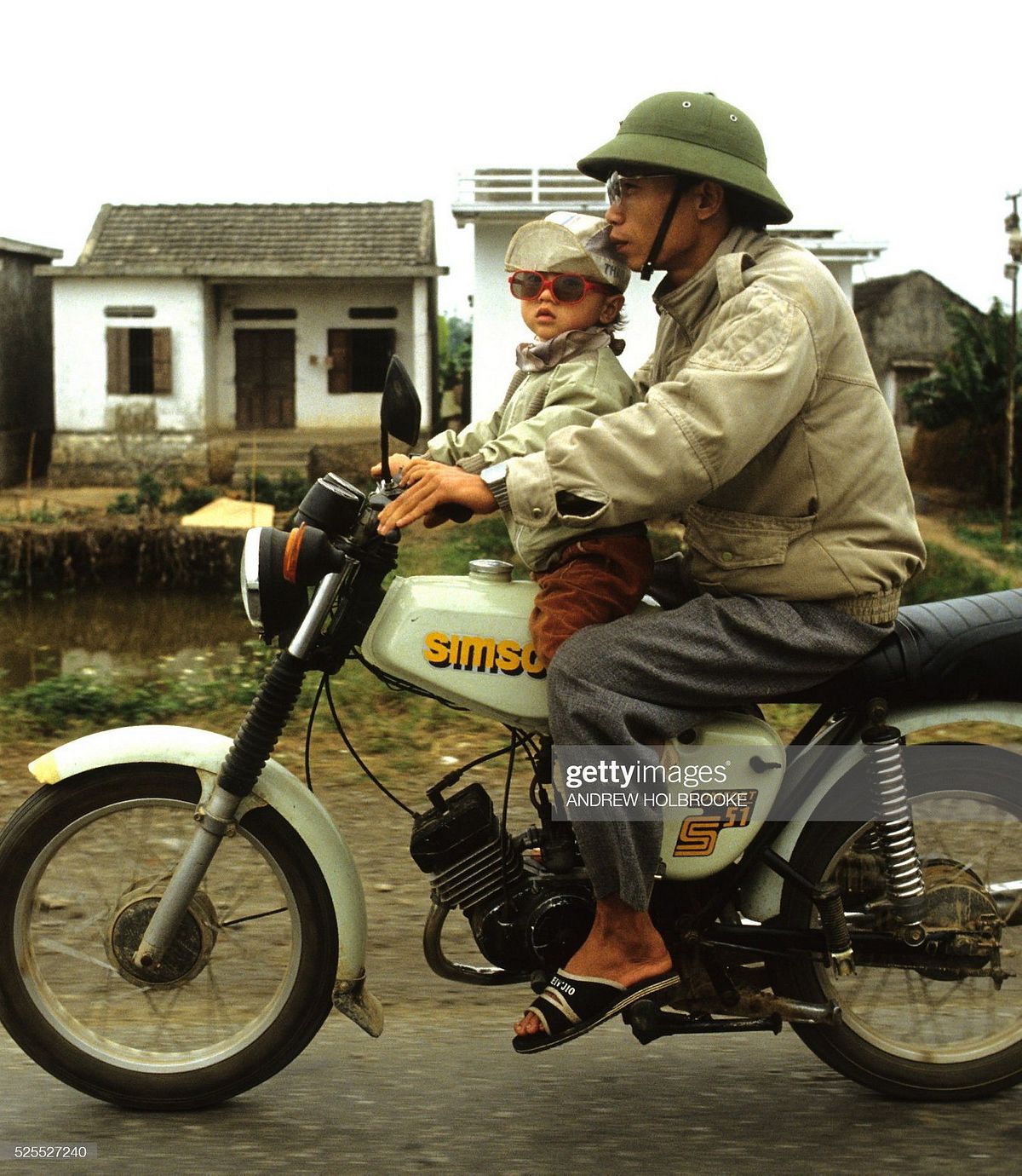 Rare Film Photos by Andrew Holbrooke Showcase an Industrious Vietnam in ...