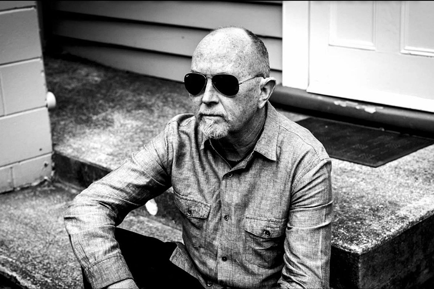 Dave Dobbyn and Band with Jesse Sheehan @ Caravelle Saigon - Saigoneer
