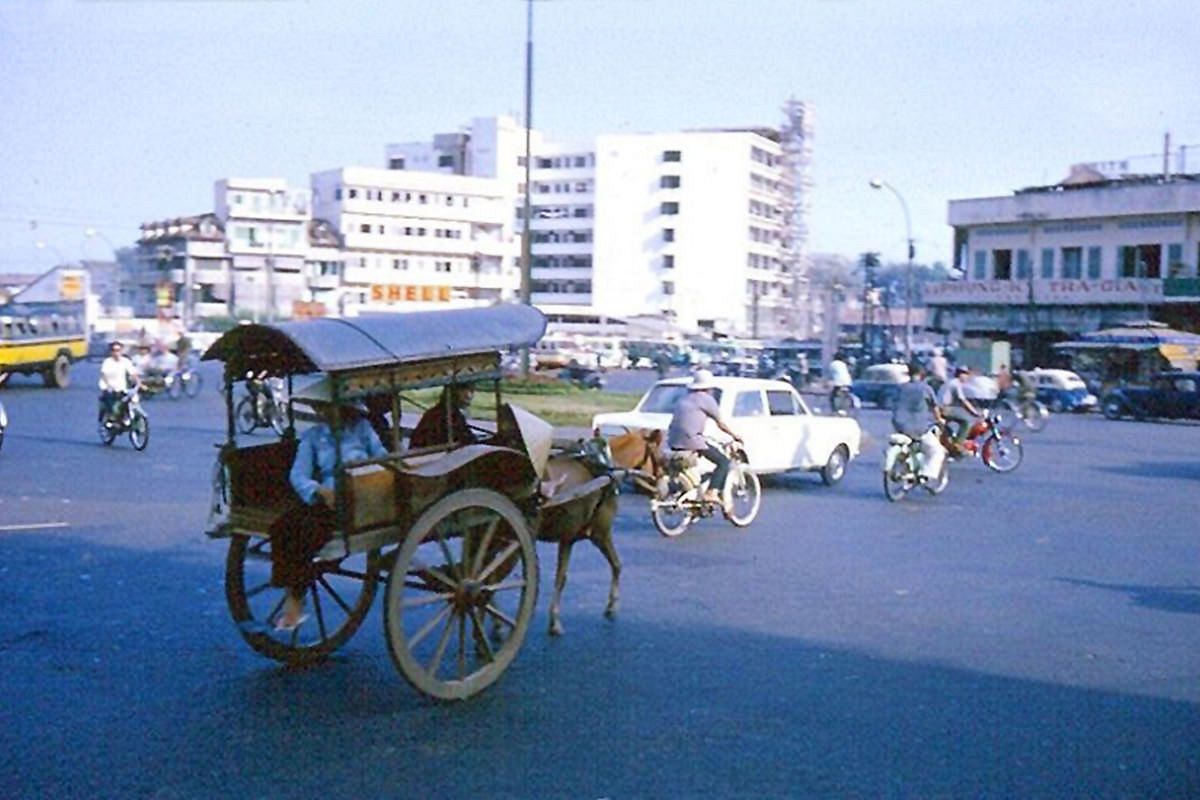 [Photos] Snapshots of Downtown Saigon During the Mid-1960s - Saigoneer