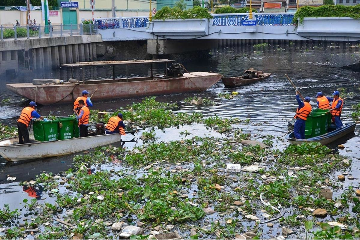 People Are Dumping Up to 14 Tons of Trash in Saigon Canals Everyday ...