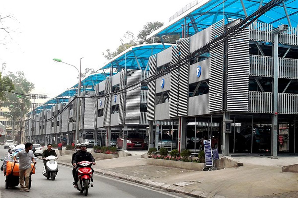 Hanoi Starts High-Tech Program to Manage Parking Lots - Saigoneer