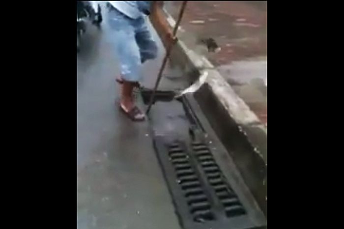 [Video] Sewer Fishing In Hanoi - Saigoneer