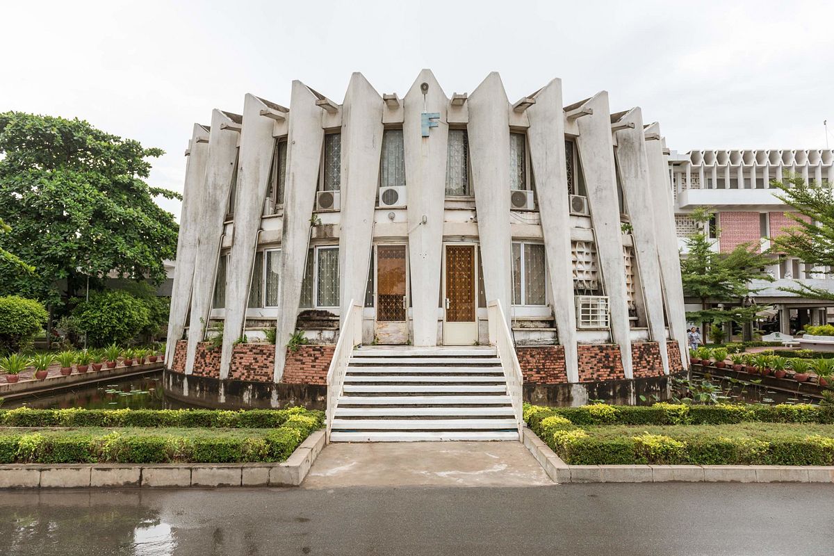 The Battle Is on to Save Cambodia's 'New Khmer Architecture' Legacy ...