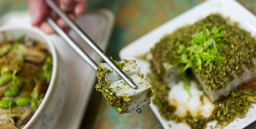 [Video] Taiwan's Stinky Tofu Is Not a Dish for the Faint-Hearted ...