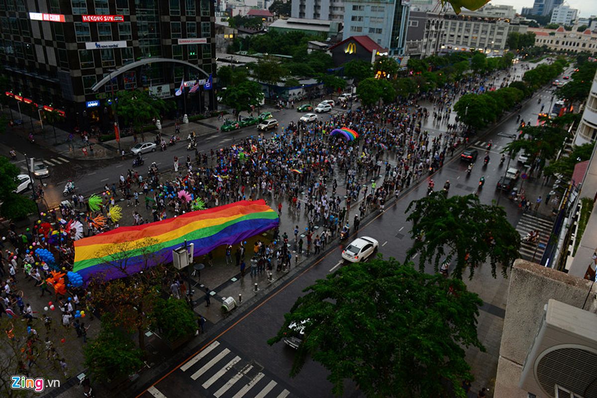 [Photos] Saigon's VietPride Celebration Fills Nguyen Hue With Rainbows ...
