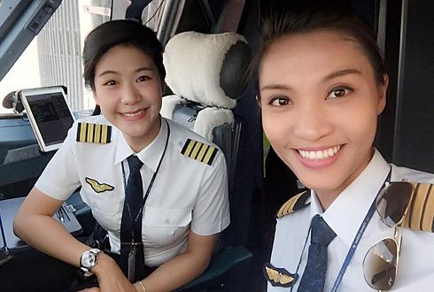 VNA 'Accidentally' Operates Flights With All-Female Crew - Saigoneer