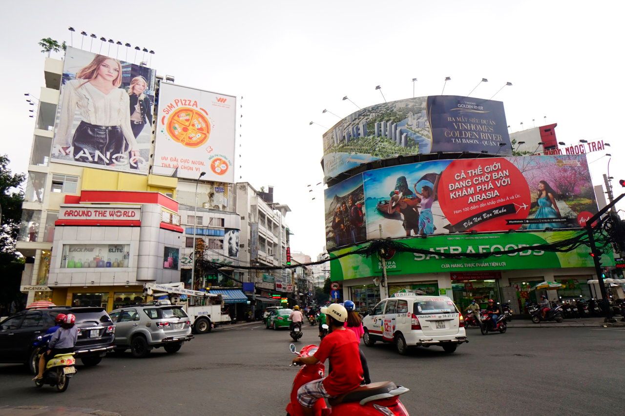 Saigon's 'Banner Jungle' Poses Severe Fire Hazard - Saigoneer