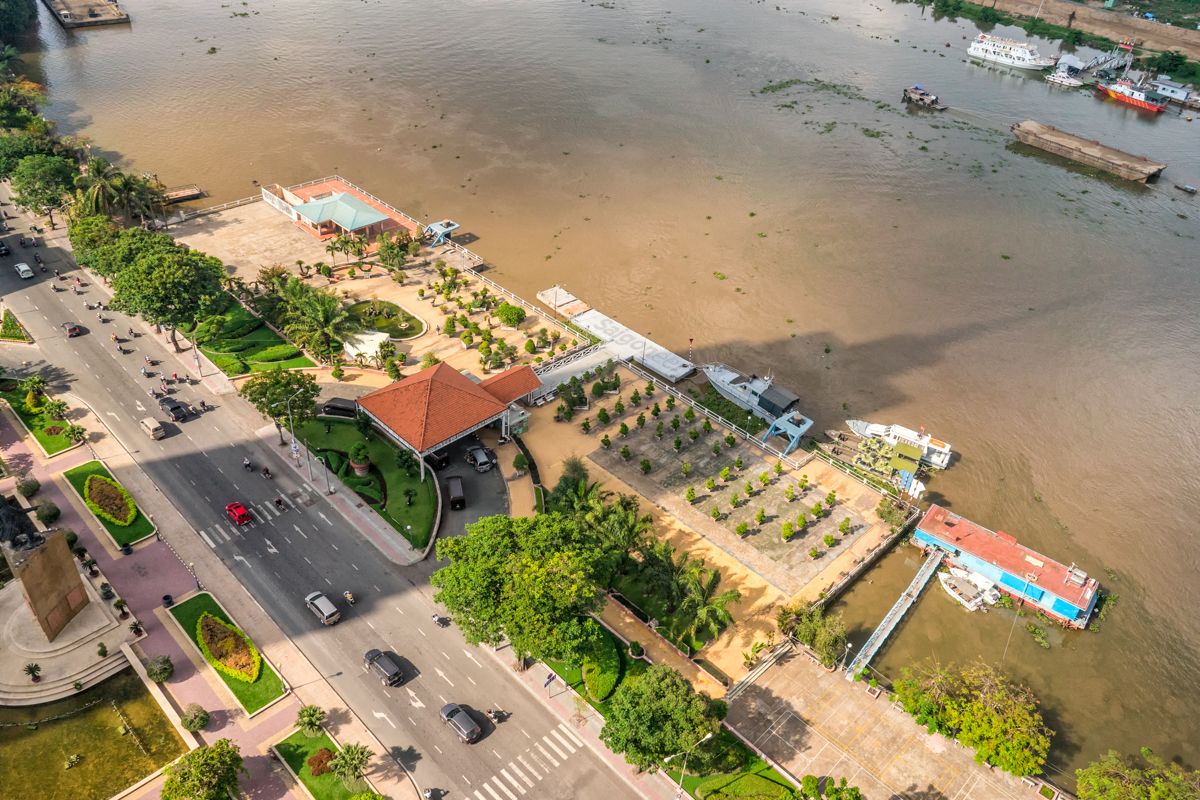 Saigon’s Riverfront Park to Receive Upgrade, Host Weekend Market ...