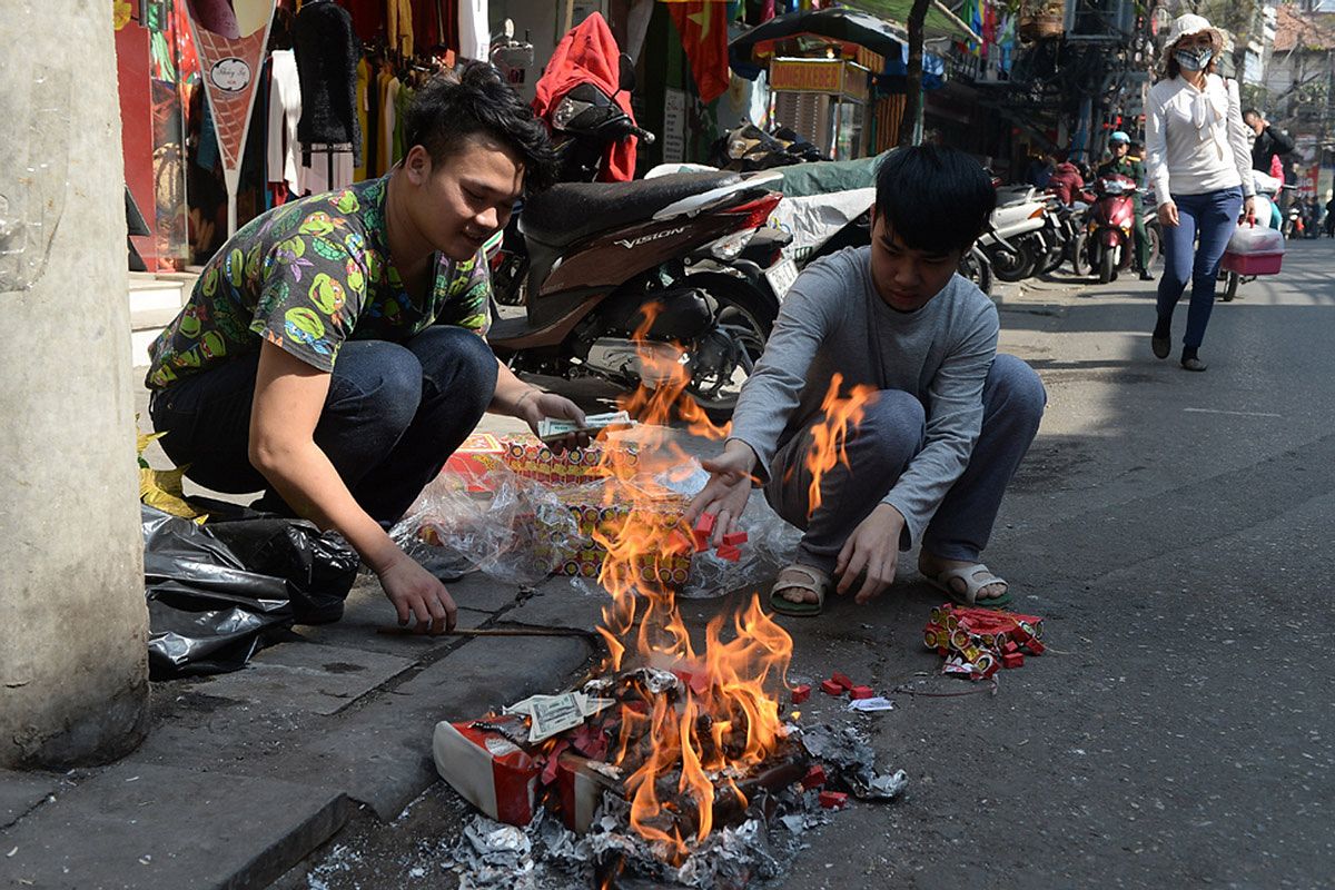 Da Nang Bans Votive Paper...Again - Saigoneer