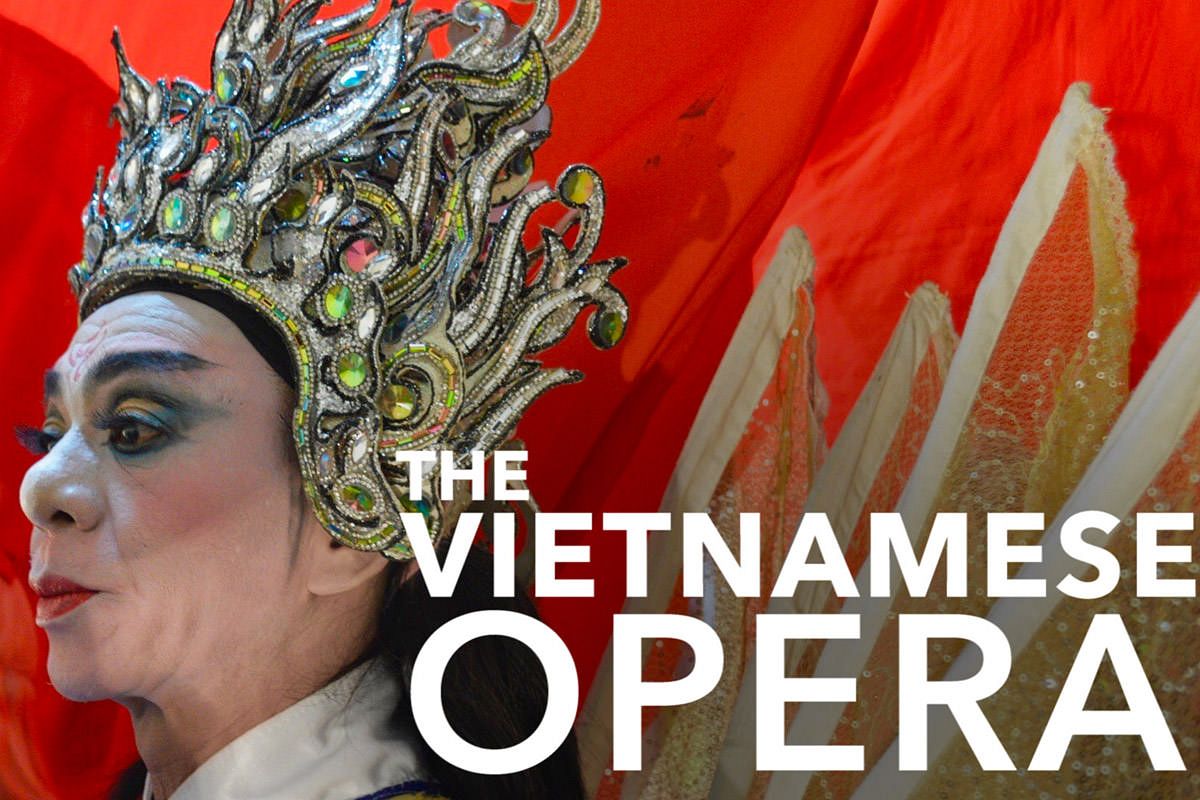 [Video] At a Hero's Tomb, Vibrant Vietnamese Opera Mesmerizes Passersby ...