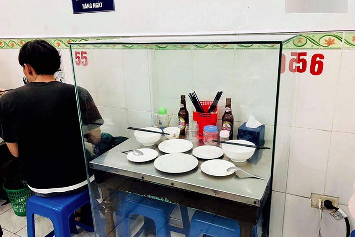 Hanoi's Bun Cha Huong Lien Enshrines Obama's Table, Meal Set in Glass ...