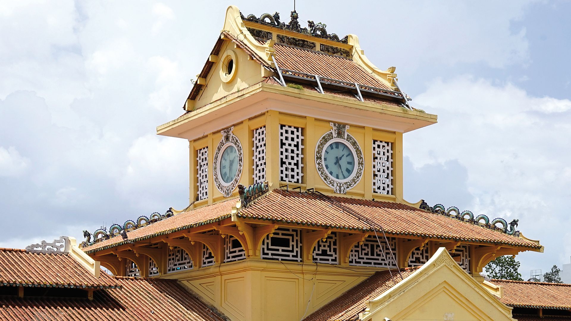 [Photos] The MEGA City: Saigon's Innovative Architecture - Saigoneer