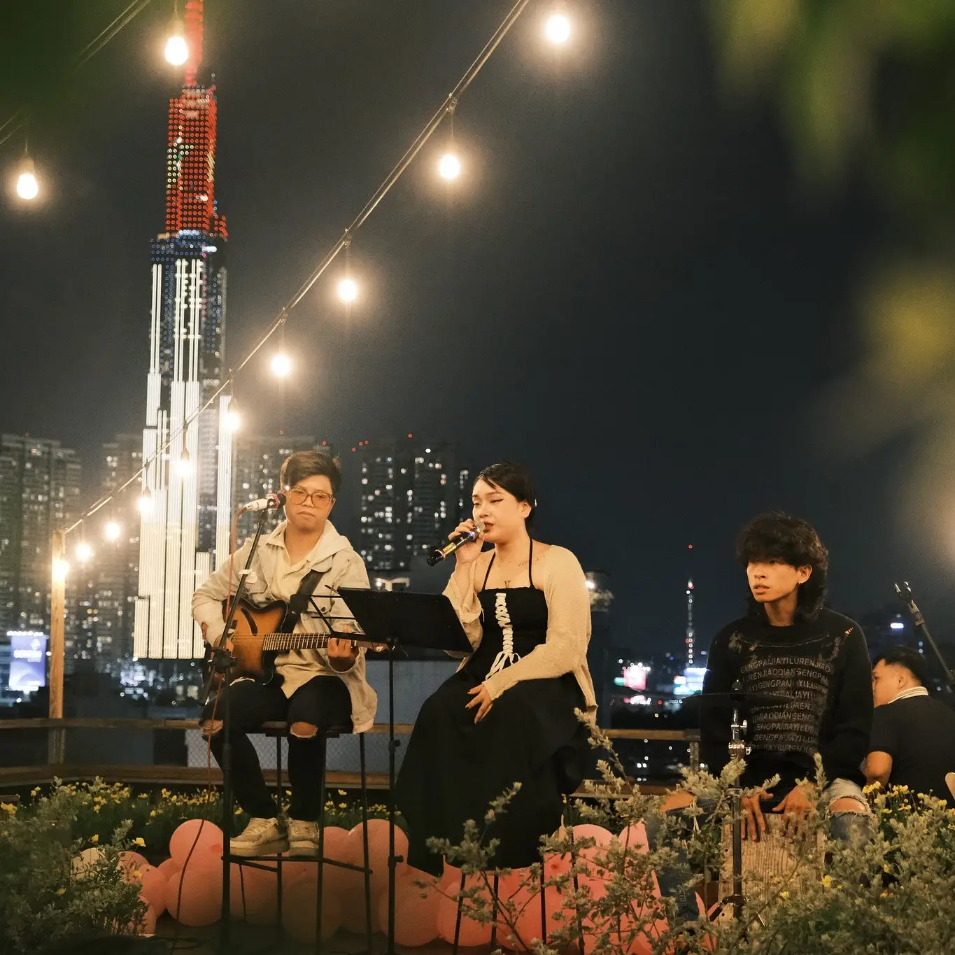 ACOUSTIC NIGHT for Womens Day @ Ther Rooftop - Saigoneer